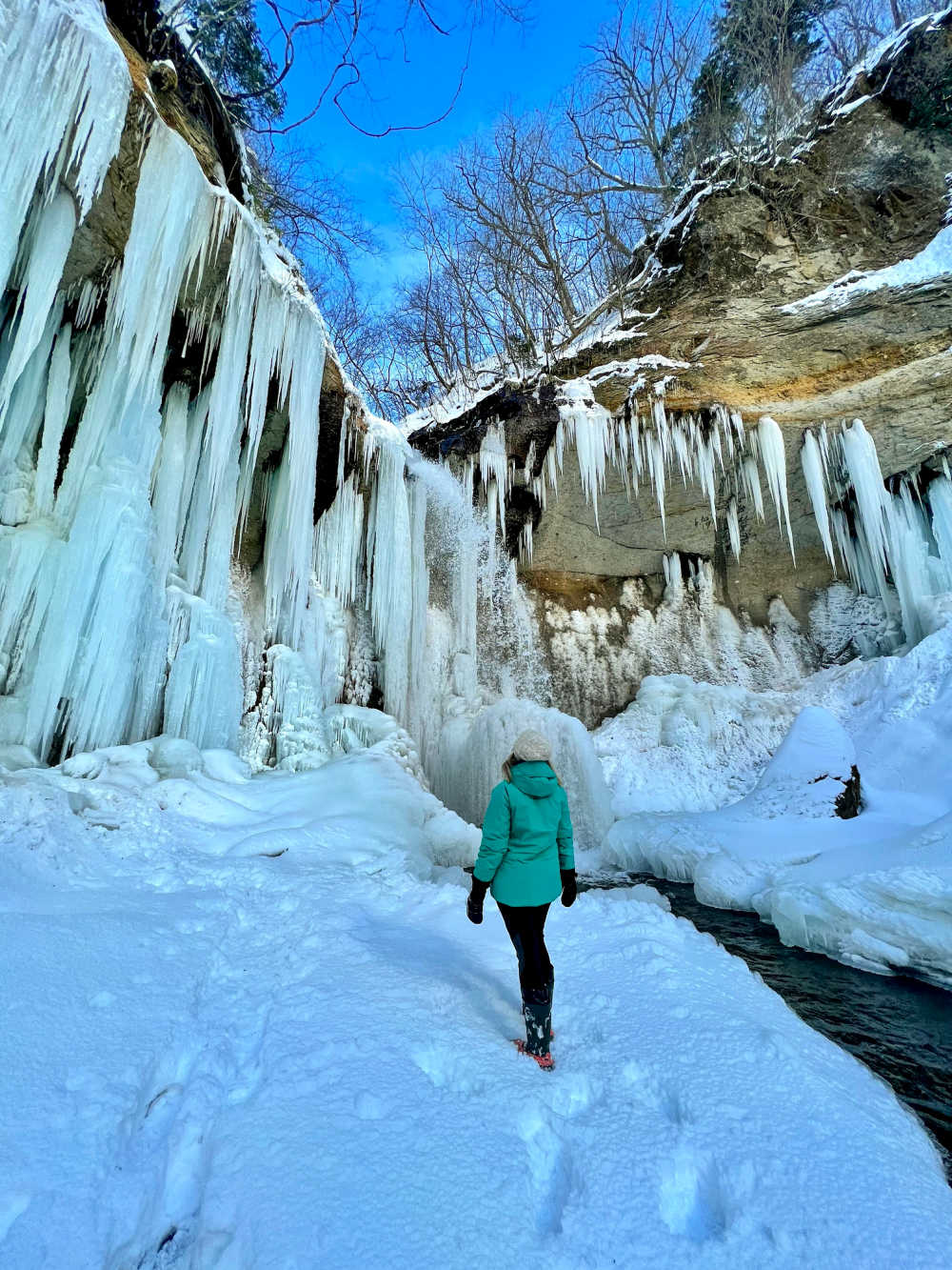 11 cold weather gear essentials for women - Claudia Travels